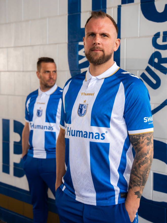 Offizielles Sondertrikot "10 Jahre Profifußball" des 1. FC Magdeburg ...